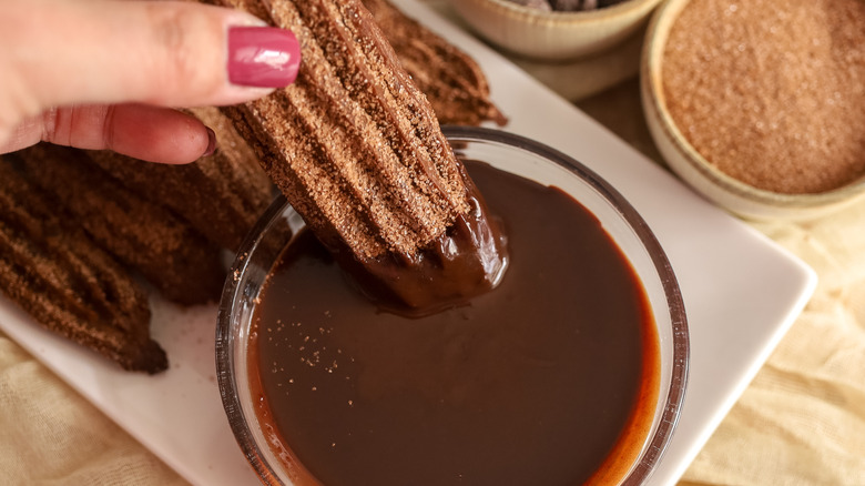 La recette de churro qui est le rêve d'un amoureux du chocolat - Le V ...