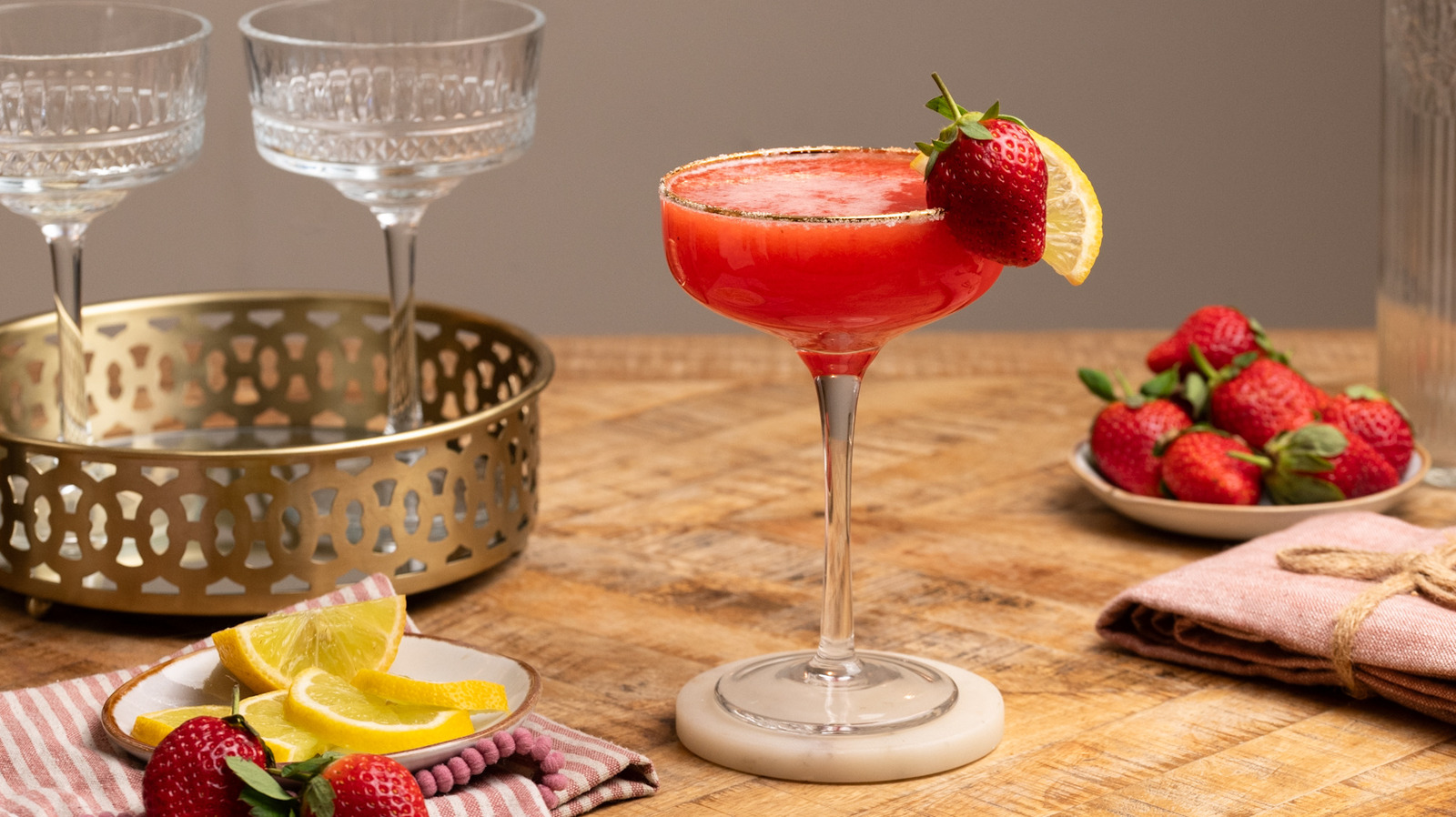 Recette de cocktail aux fraises et au citron - Le V, café et resto